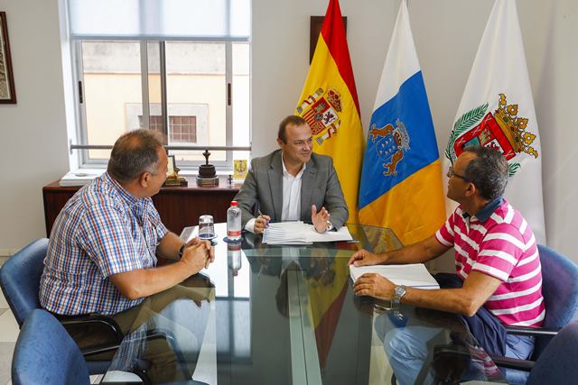 Augusto Hidalgo se reúne en Vegueta con colectivos y vecinos del ...