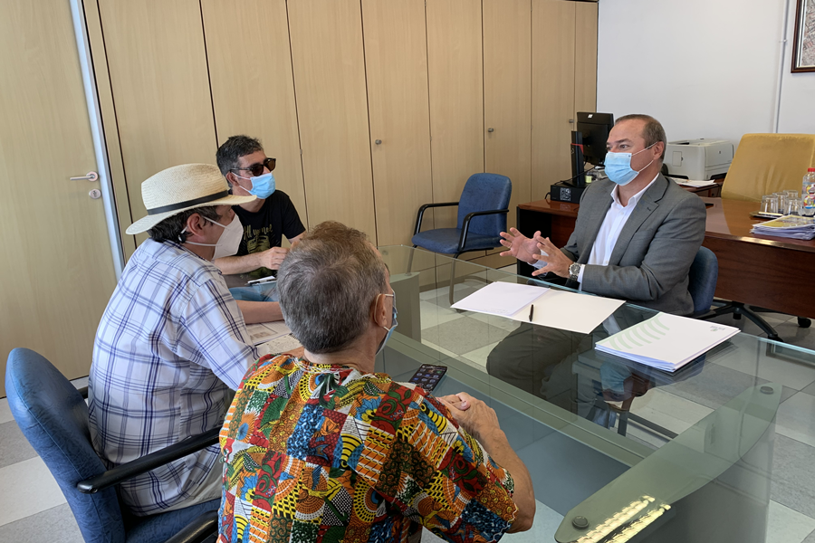 El alcalde analiza junto a vecinos sus propuestas para mejorar ...