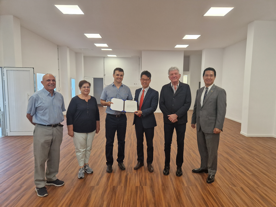 El Ayuntamiento y el Consulado de Corea entregan 3.000 euros al Comedor ...