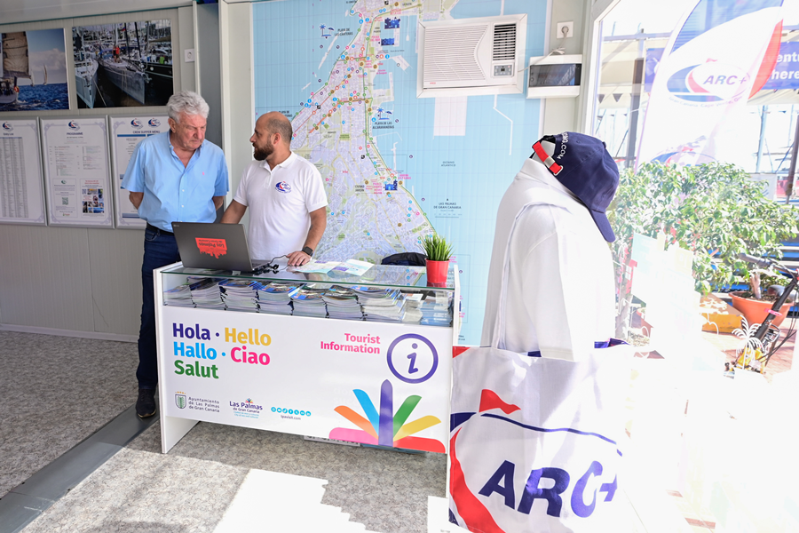 El Ayuntamiento da la bienvenida a la ciudad a las 240 tripulaciones de la ARC y ARC Plus